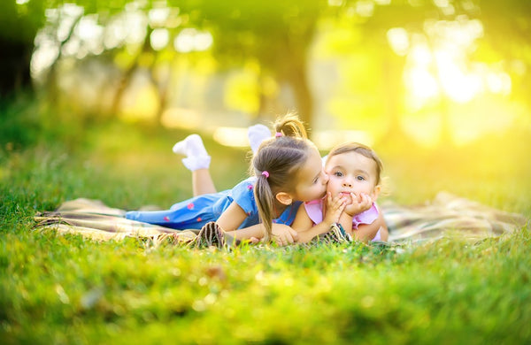 4 Tips for Capturing More Natural Photos of Kids - LR Presets